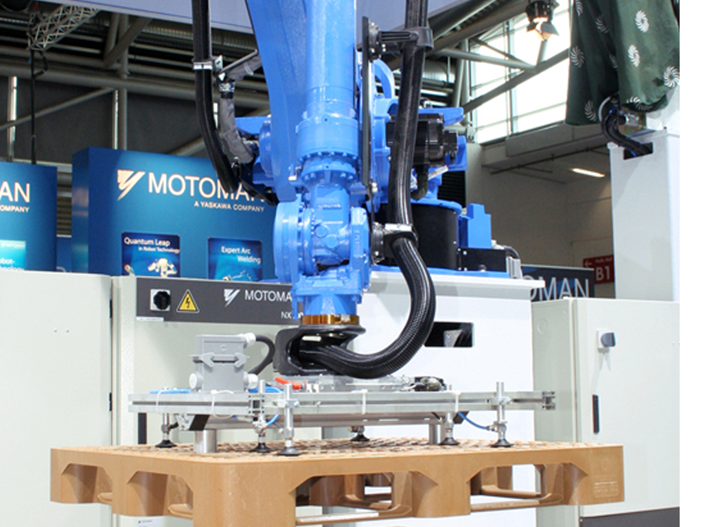 Shelf-type robots from MOTOMAN for use with small medium, heavy and extremely heavy payloads ...